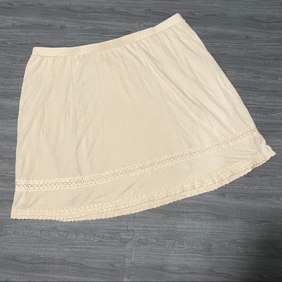 Level Eight | Skirts | Level Eight Cream Skirt | Poshmark